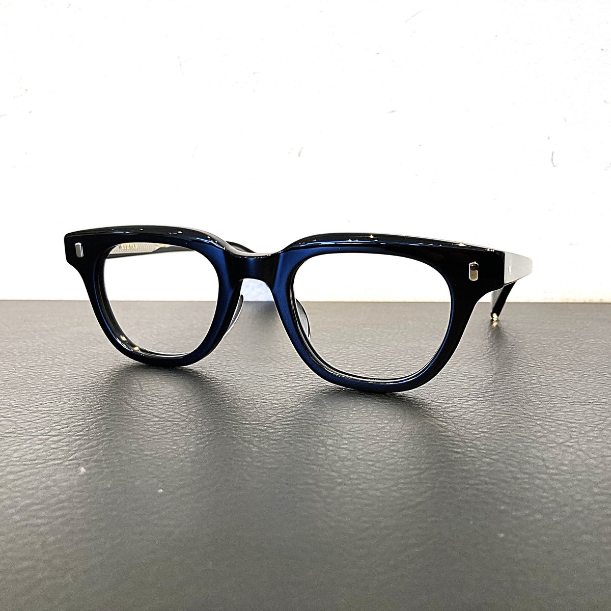 EYEVANアイヴァン【Fuss】 col.PBK | clarity (クラリティ)