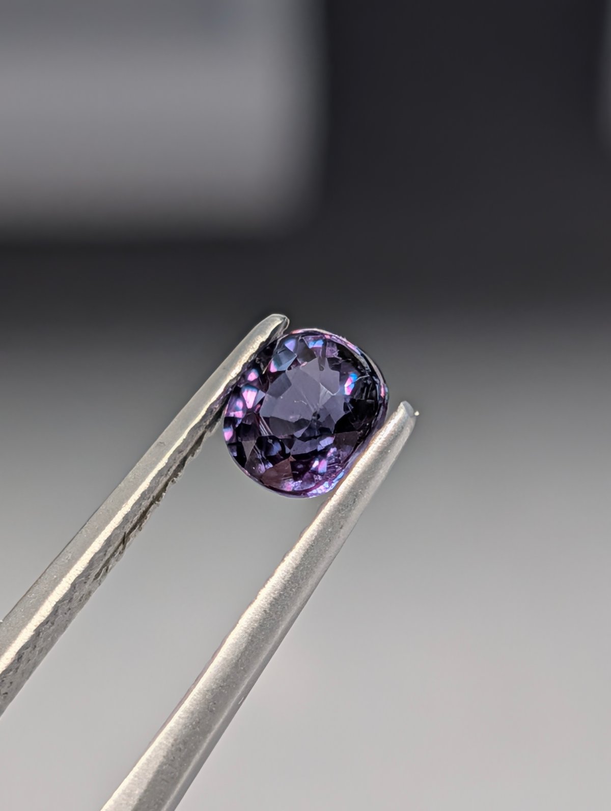 ベキリー ブルー カラーチェンジ ガーネット 0.78ct 5.00×4.60mm クッション...