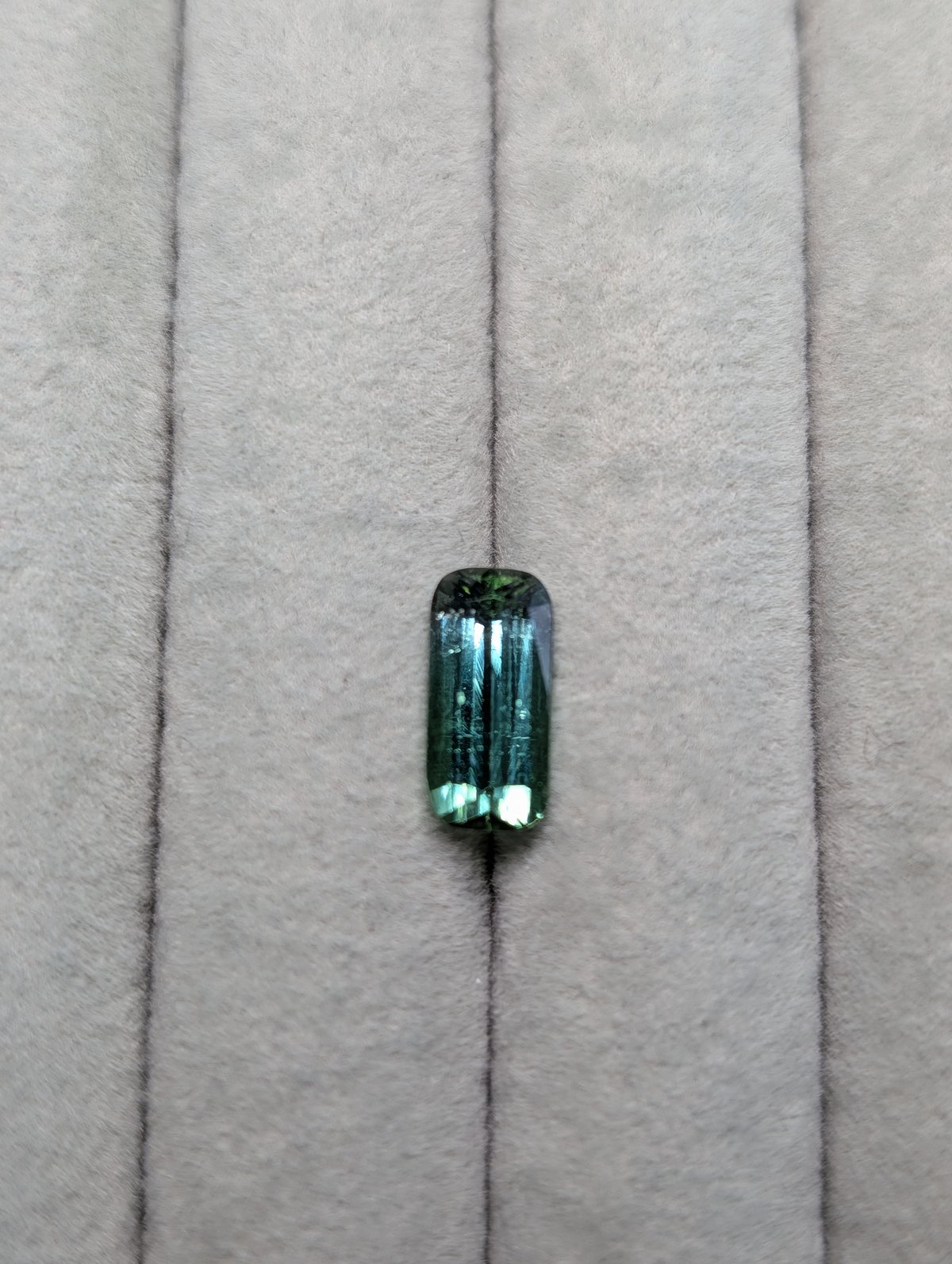 シーフォーム トルマリン 2.68ct 11.98×5.68mm クッションカットルース