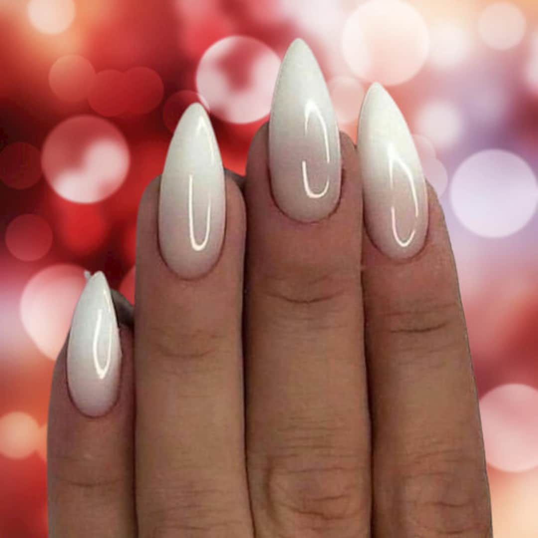 15 Jaw-Dropping White Nail Designs That'll Make Your Manicurist Jealous