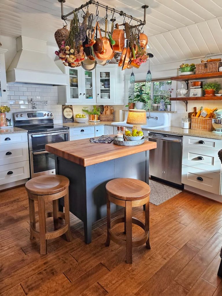 25 Cottage Kitchen Ideas You'll Love