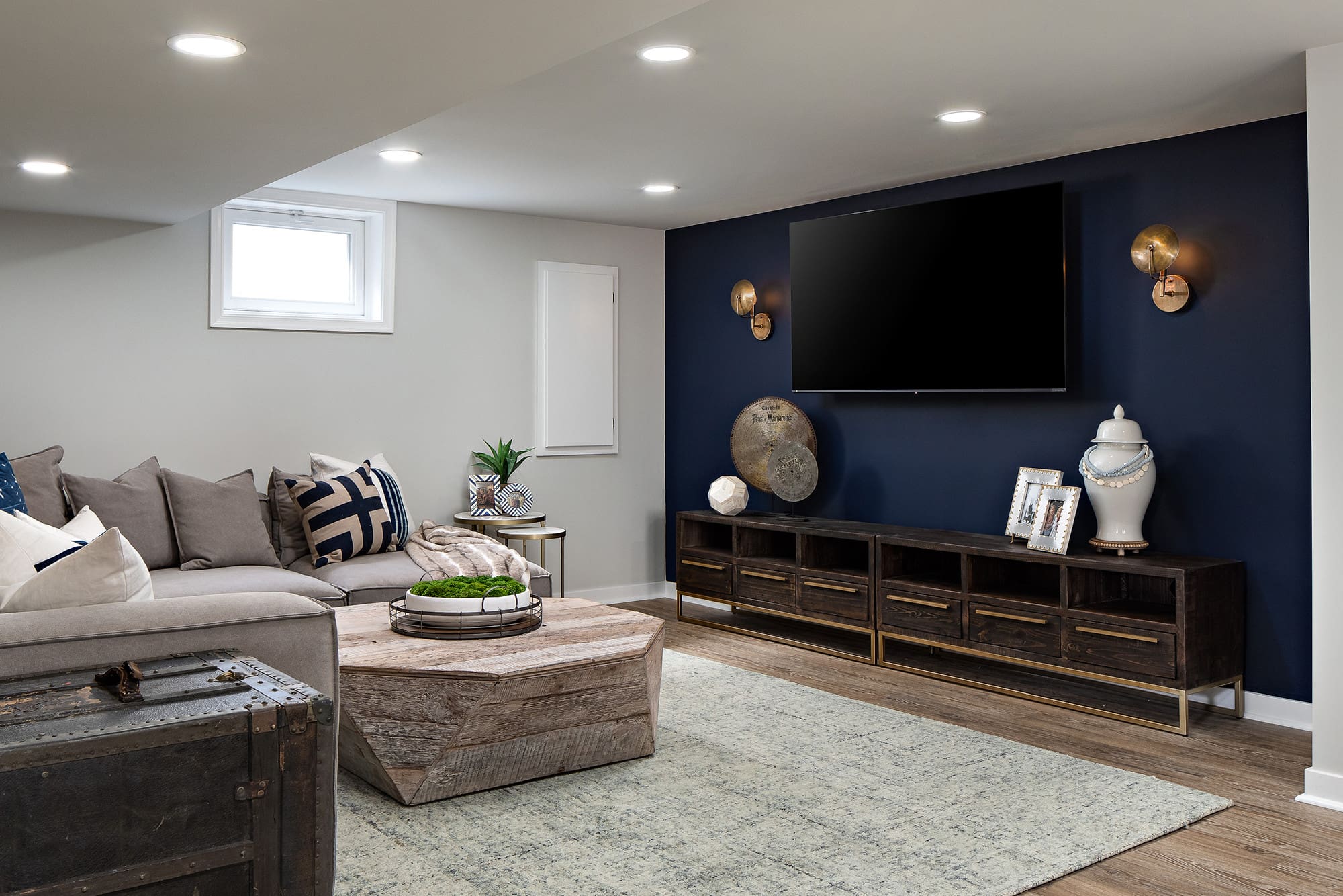 10 Navy Blue Accent Wall Ideas That Will Transform Your Space