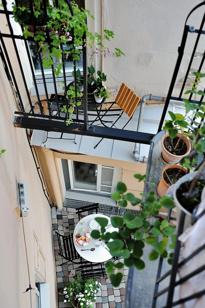 64 Small Balcony Ideas That Will Make You the Envy of the Apartment Block