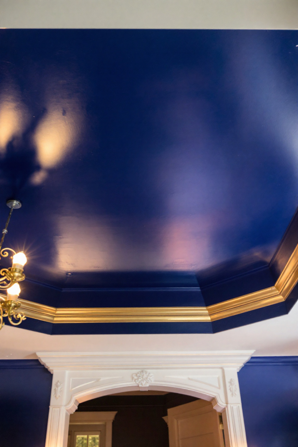 25 Stunning Royal Blue and Gold Bedroom Ideas Fit for Royalty