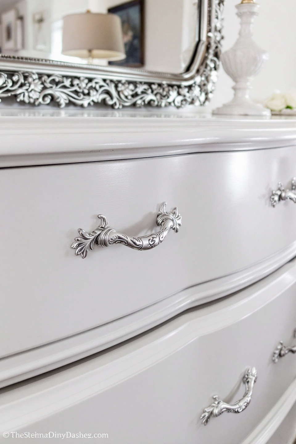 26 Stunning White and Silver Bedroom Ideas That Sparkle and Shine