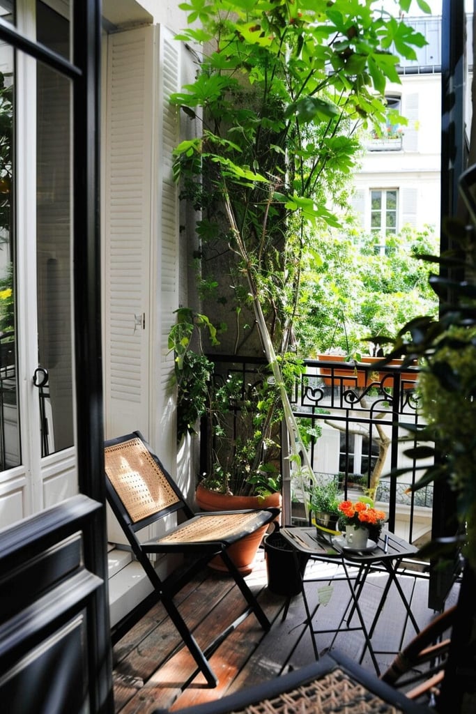64 Small Balcony Ideas That Will Make You the Envy of the Apartment Block