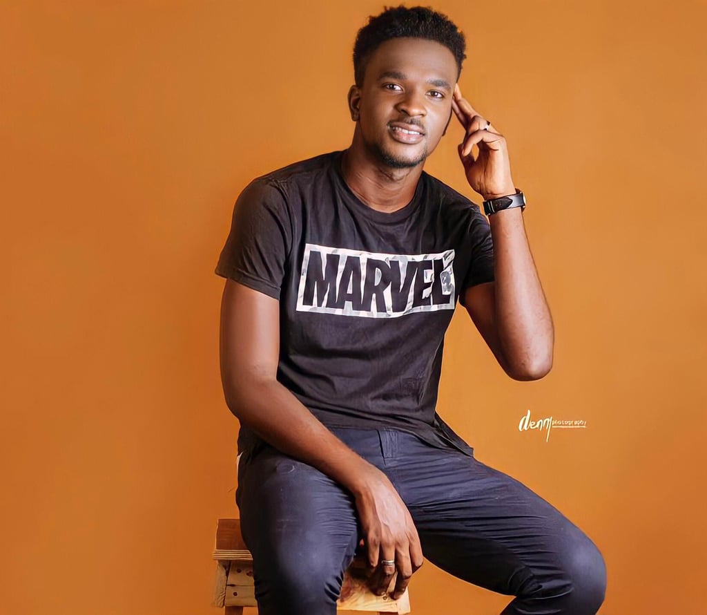 Escritor angolano Edgar Salvador fala da sua jornada profissional ...