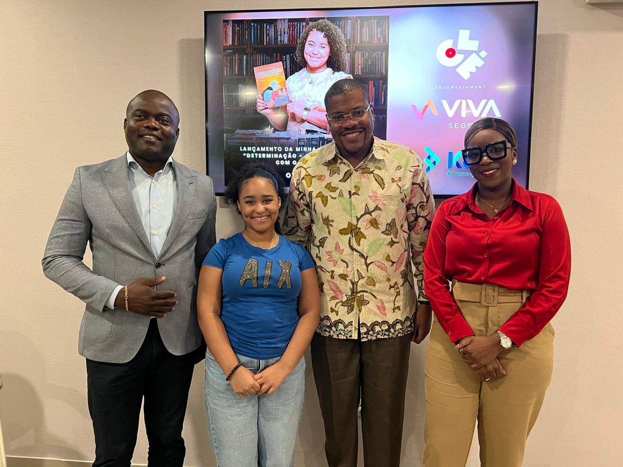 "Clé Entertainment" assina parceria com a escritora Otchaly para ...