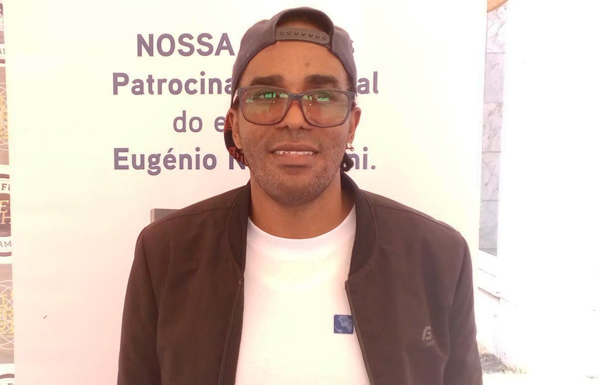 Escritor angolano conquista prémio literário "FOX USA 2024" - AngoRussia