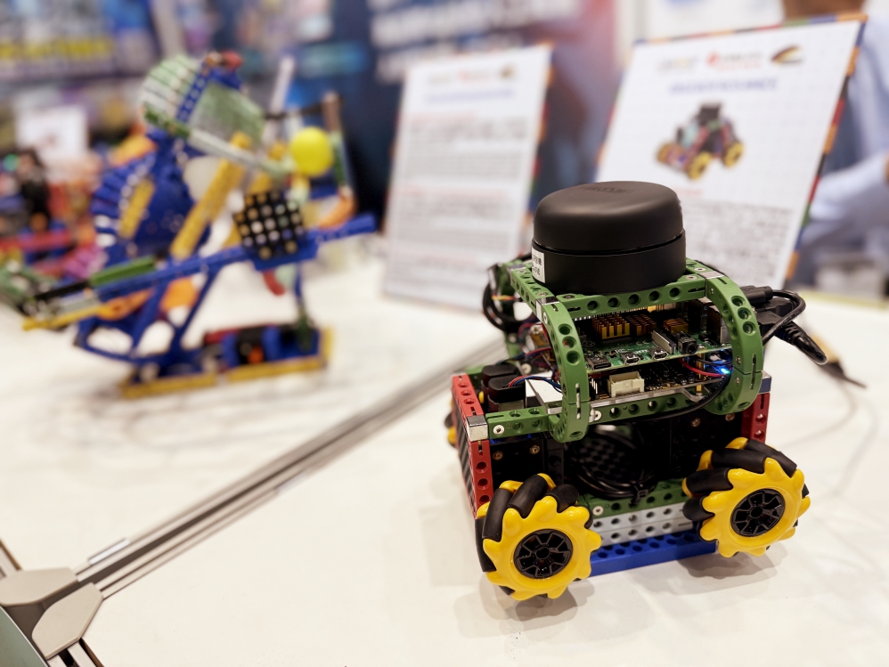 驚豔EDIX 2025東京綜合教育展 祥儀「科技寶」首度亮相高精度小體積桌上型教育型機械手臂 | 蕃新聞