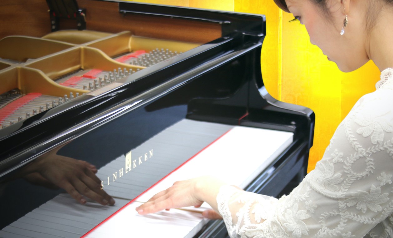 誰說一定要黑白配？日本公司的「新白鍵」鋼琴，把黑鍵變不見 | beanfun!