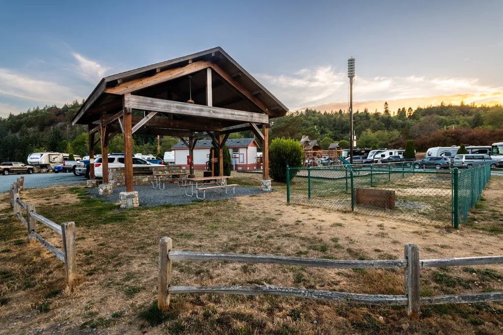Fidalgo Bay Resort - CamplinQ