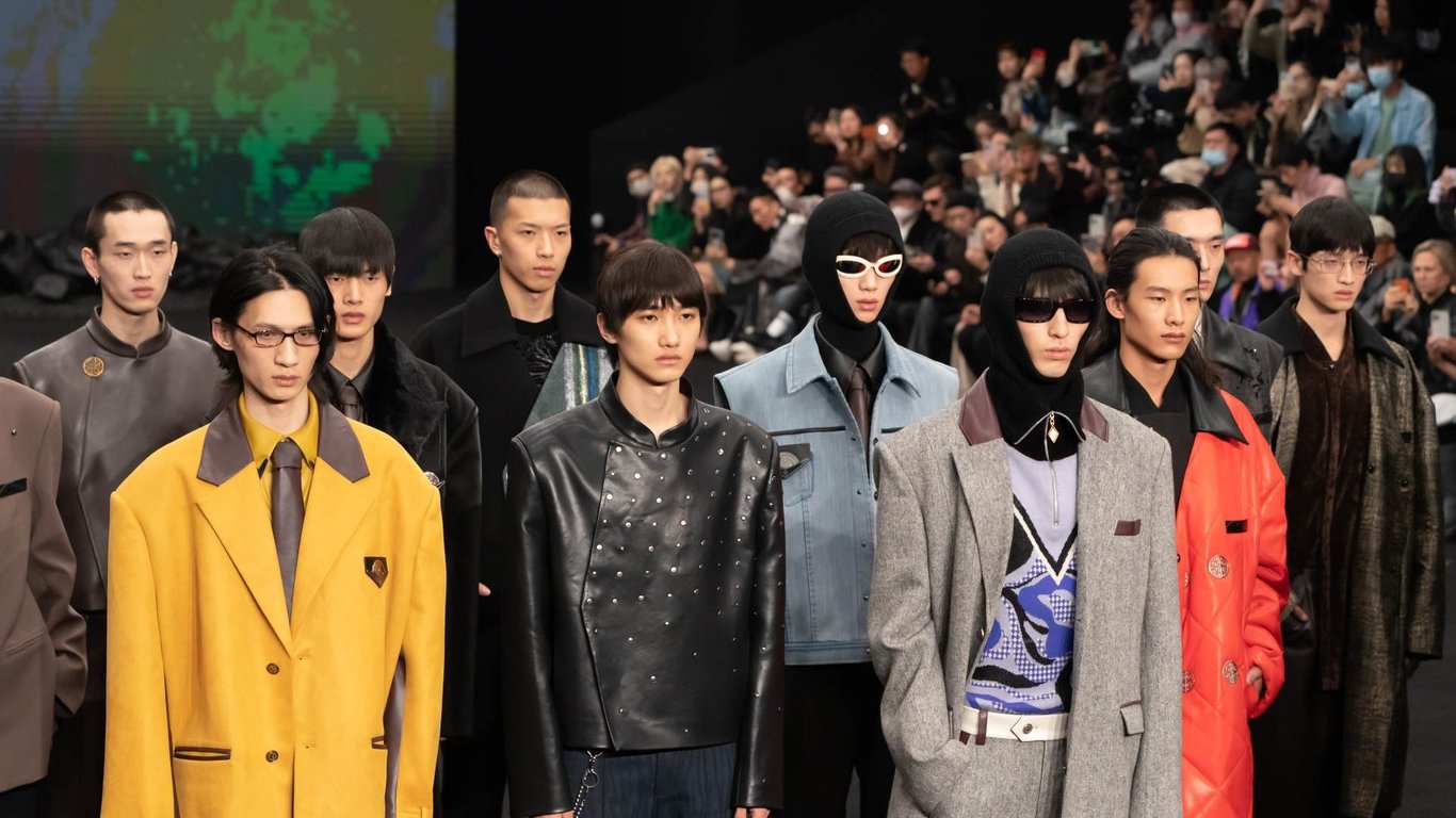 Runway Gimmicks: Highlights from Shanghai Fashion Week 2023 — RADII