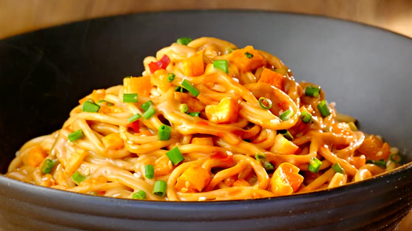 KFC is Now Serving Wuhan’s Famous Hot and Dry Noodles — RADII