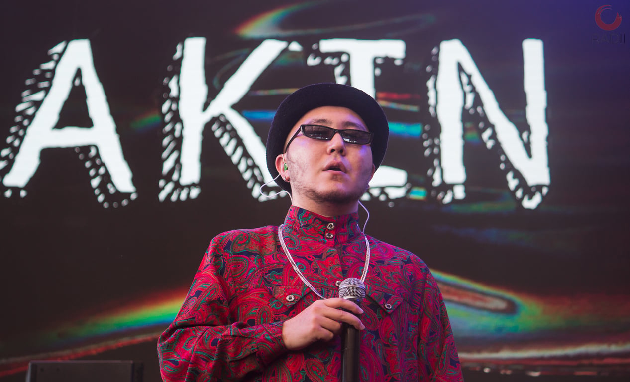 Xinjiang R&B Artist Akin on Bilingual Songwriting and Breaking Out of