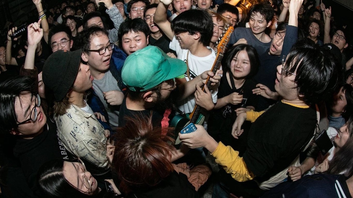 Wuhan Musician Xu Bo: "I'm Still Optimistic About the Future" — RADII