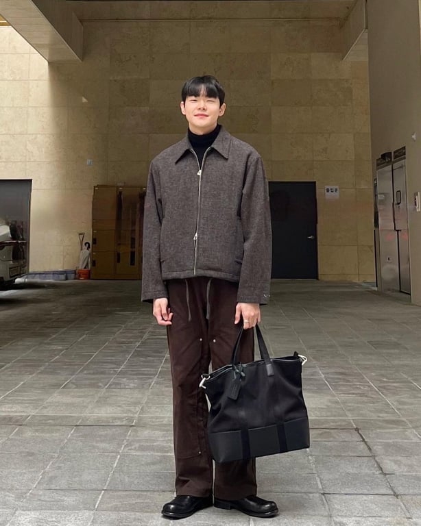 @u._.kong_님의 미니멀 스타일 | 크리에이터 룩북은 온더룩