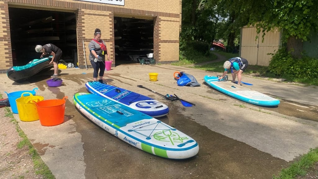 Clearing invasive species from places to paddle | Paddle UK