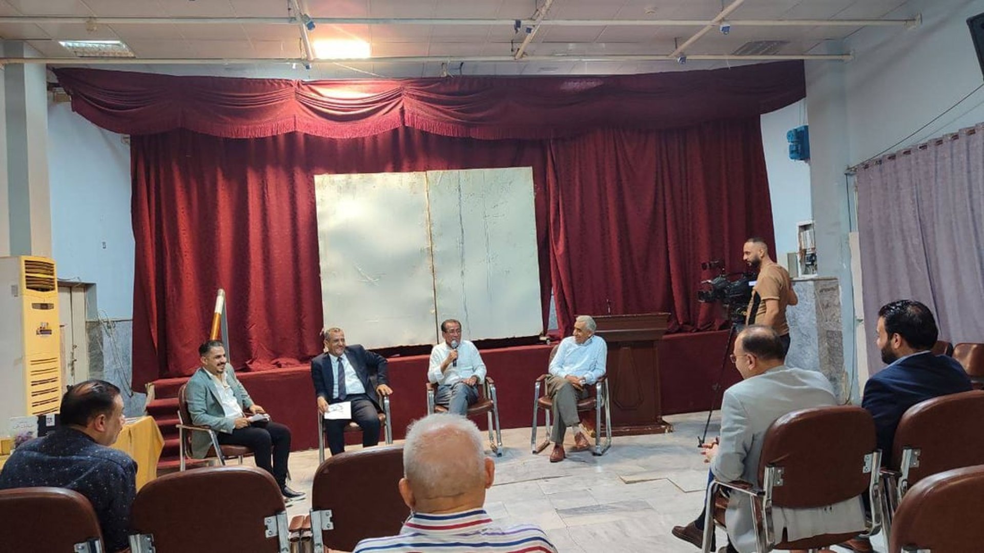 Iraqi poet signs new poetry collection ‘Traitorous Ancestors’ in ...