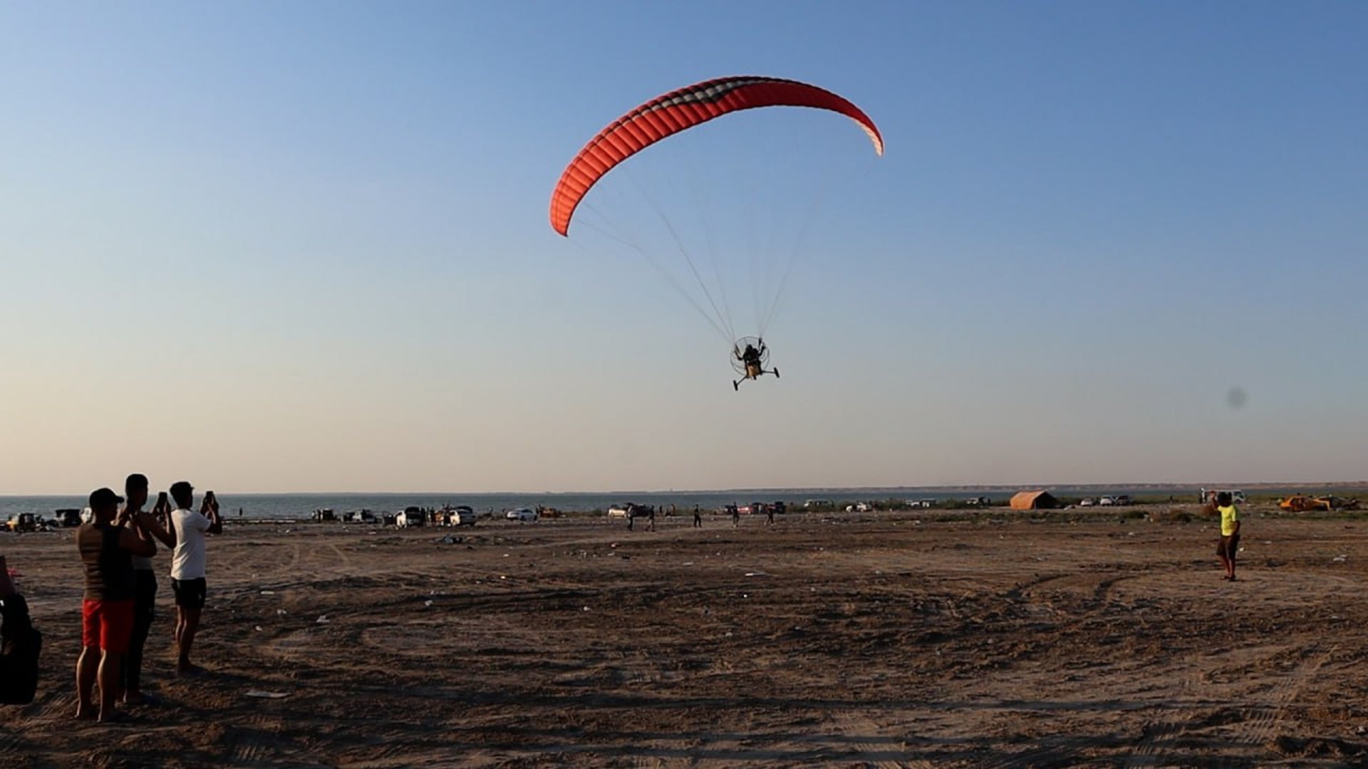 Revival of Lake Habbaniyah attracts families and adventure enthusiasts ...