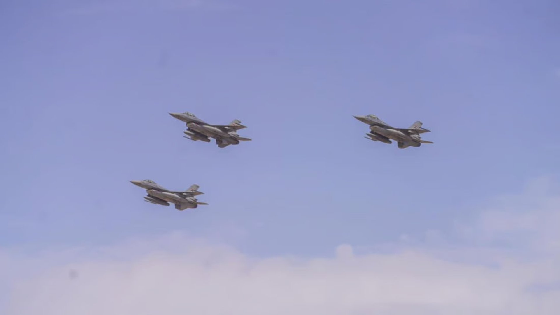 Military aircraft conduct fly-overs above Baghdad ahead of Iraqi Army ...