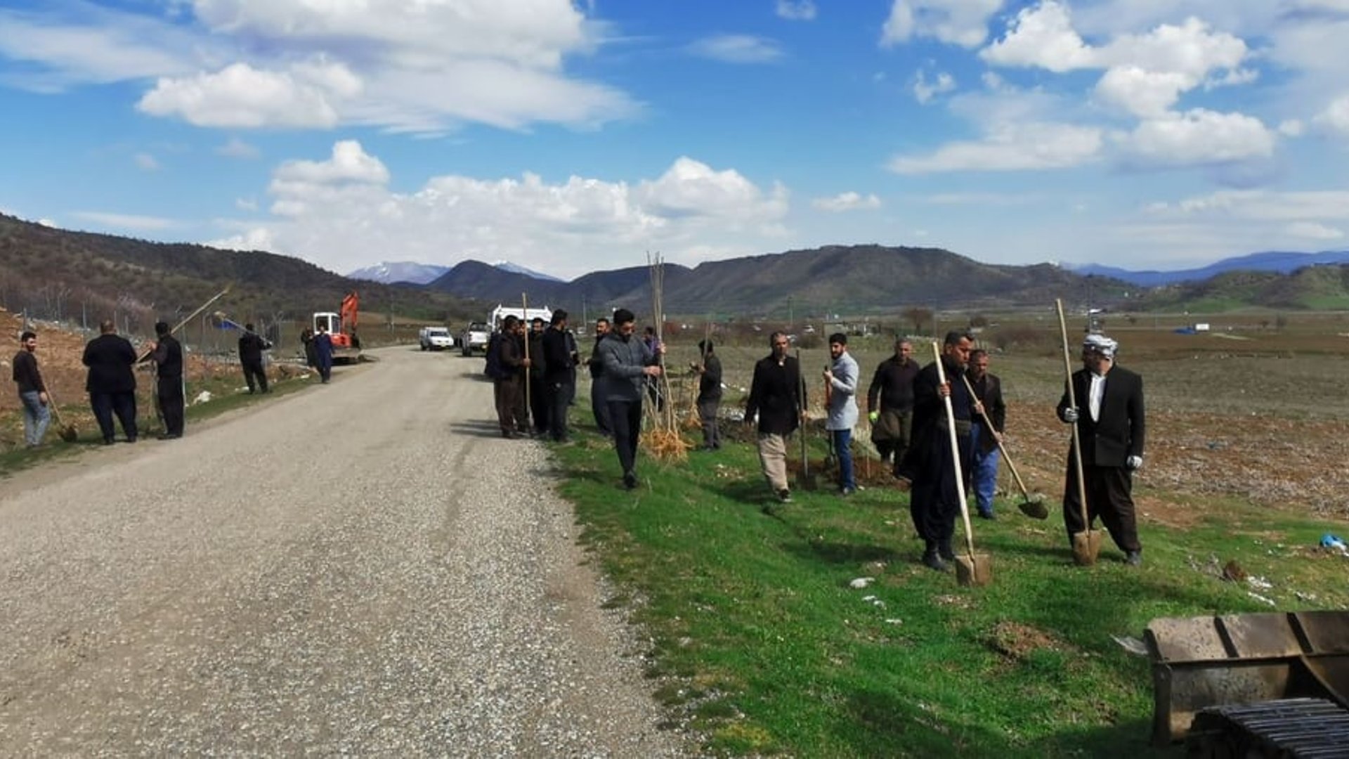 Penjwen residents initiate tree planting campaign » 964media