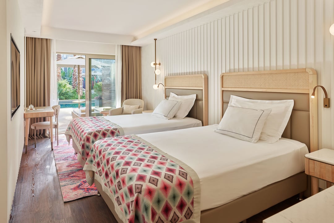 Deluxe Lagoon Swim-Up Room | Direct Pool Access in Antalya Lara