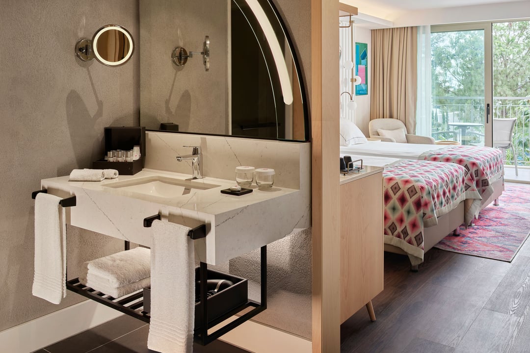 Deluxe Corner Family Suite | Lara Barut Collection