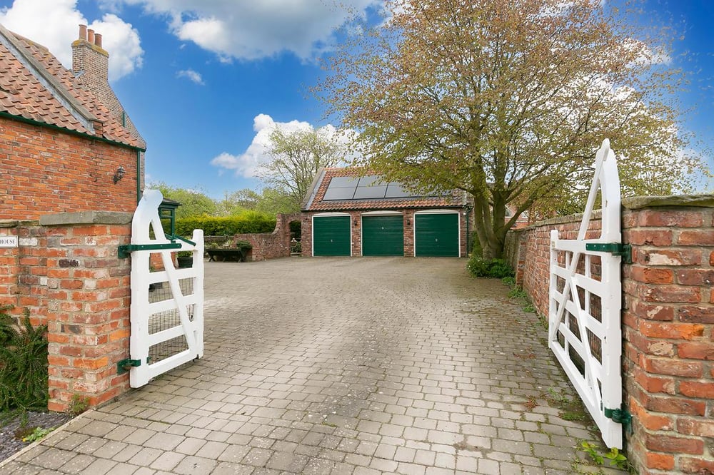 Manor Farm House Main Street Sutton On Derwent York | RM English