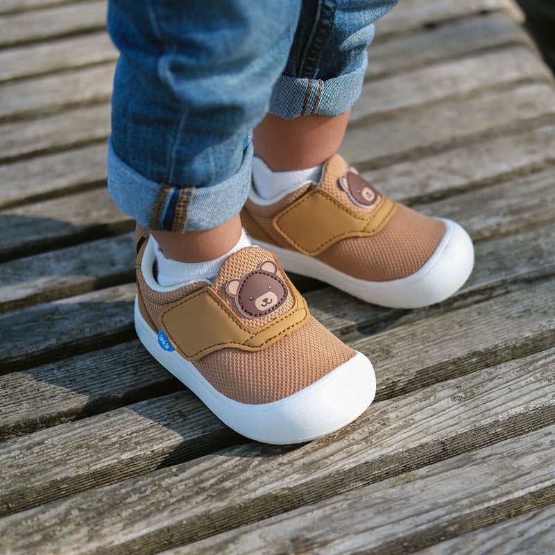 Mini-Flyer Toddler Sneakers | Brown Bear for Babies | Jan & Jul