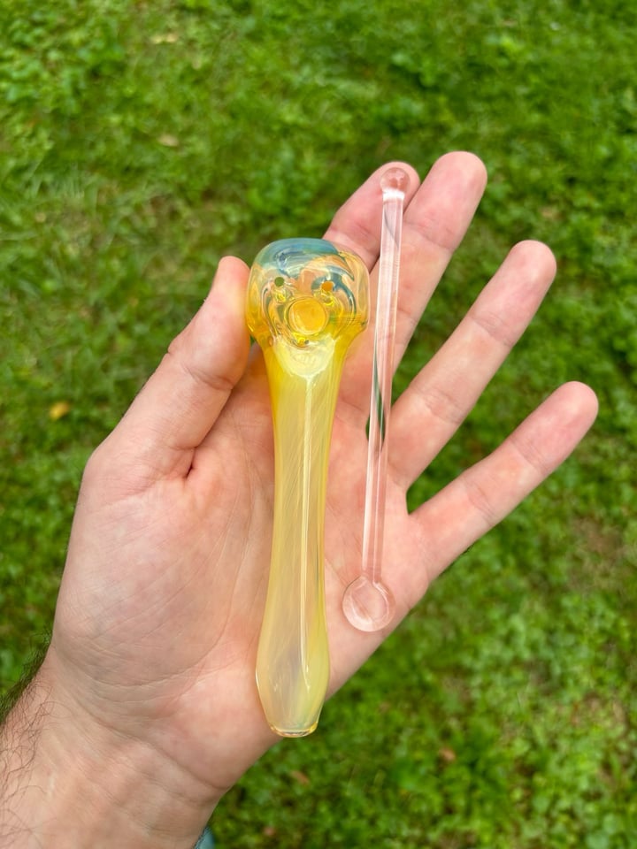 3 hole hash pipe with wand | GlassPass