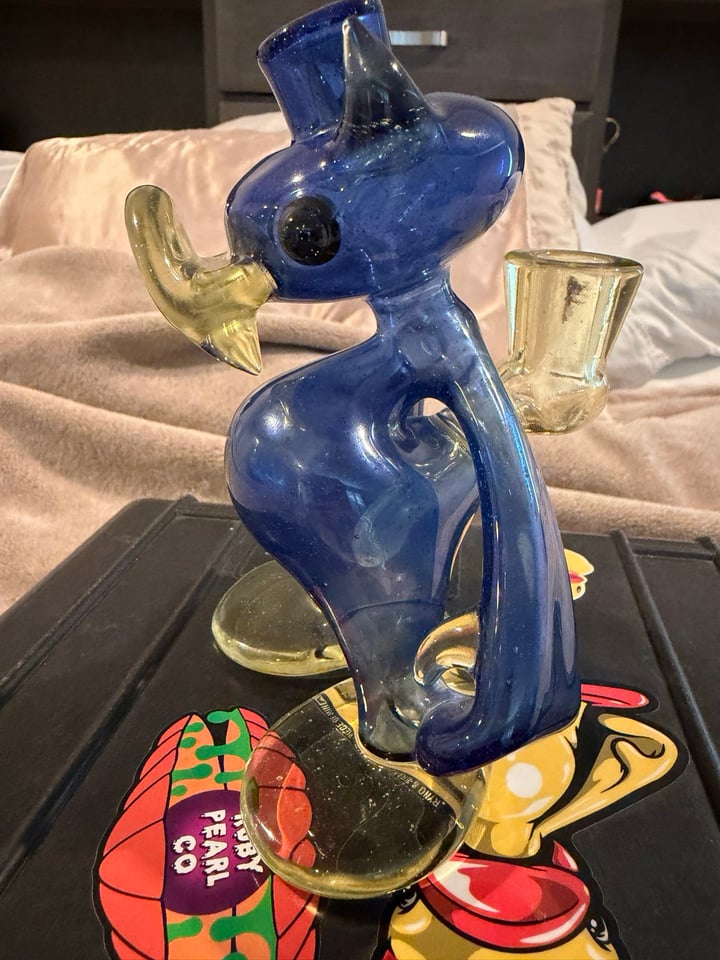 Stand up devil duck / UV reactive | Shop Ryno on GlassPass