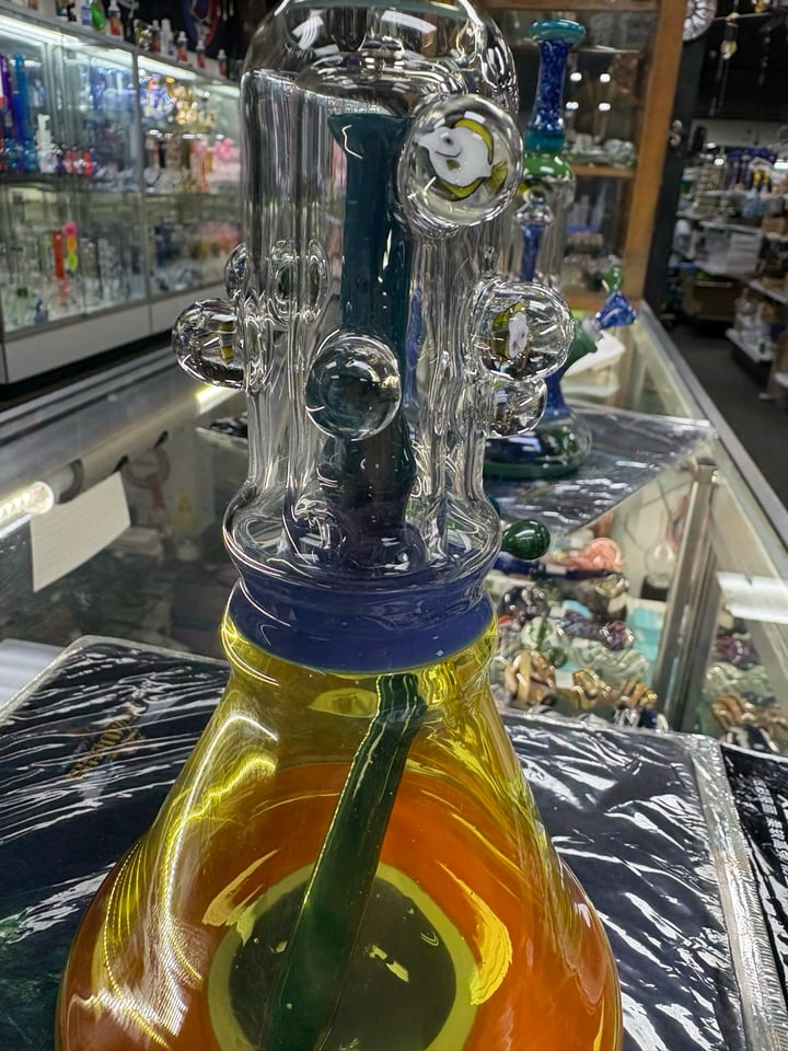 Hurley Aquarium rig | Shop Heady Rigs on GlassPass