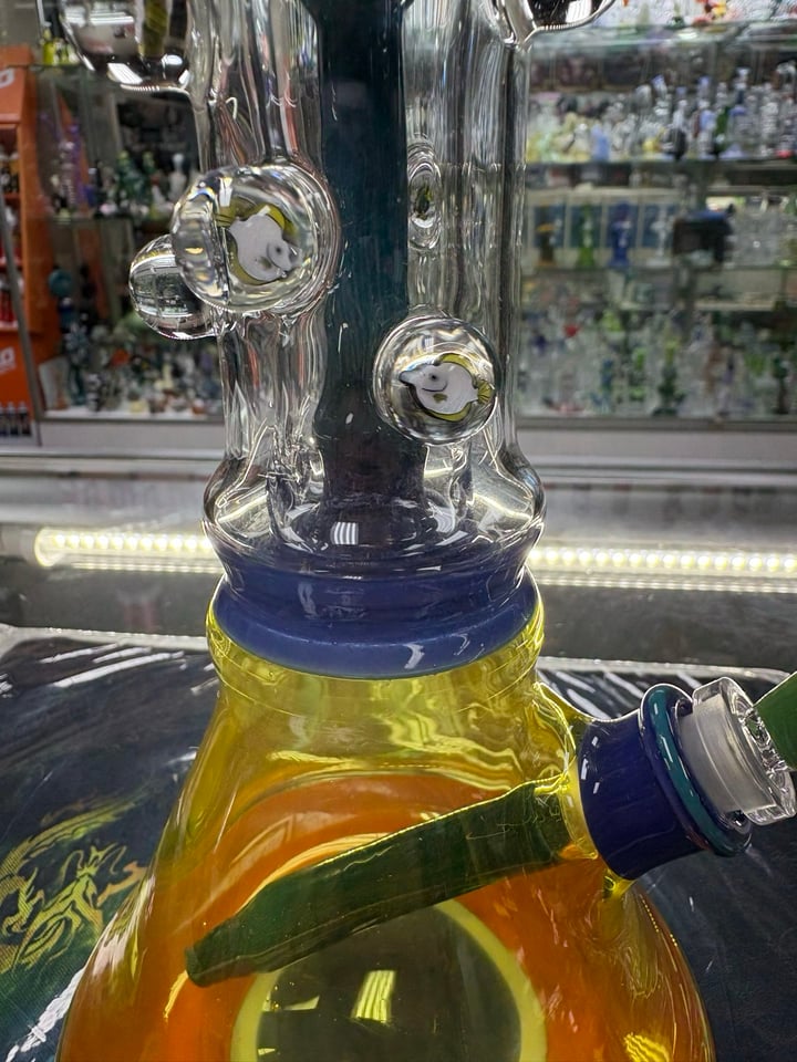 Hurley Aquarium rig | Shop Heady Rigs on GlassPass