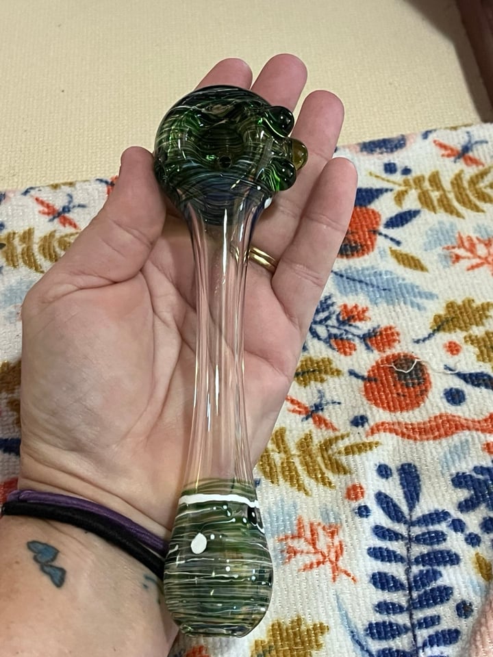 Pretty in green | Shop Dry Pipes on GlassPass