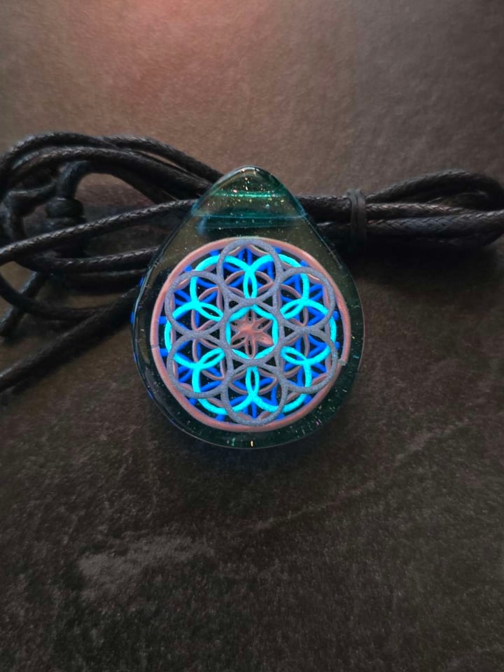Flower of Life Layered Gl... | Shop DarkeVitrum on GlassPass
