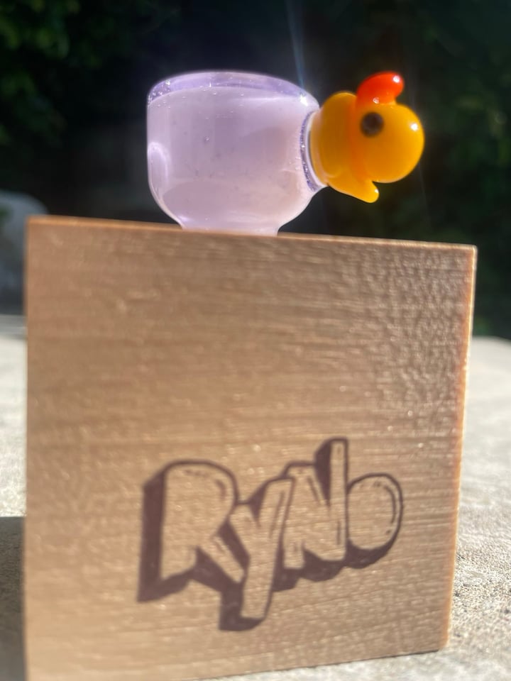 Ryno glass Duckie slide | Shop Ryno on GlassPass