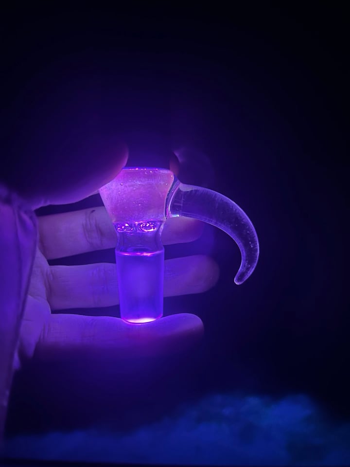 18/4 UV Titz Horn Slide | Shop Titz Glass on GlassPass