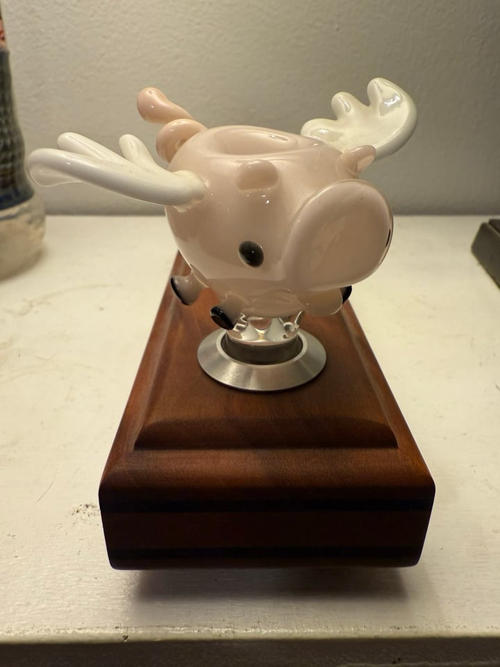 Ryno Glass 18mm Flying Pig Side | Shop Ryno on GlassPass