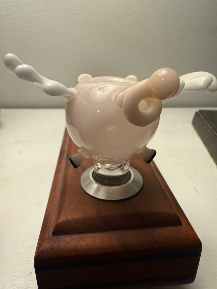 Ryno Glass 18mm Flying Pig Side | Shop Ryno on GlassPass