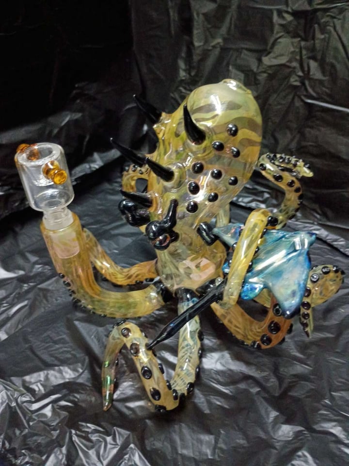 Areharts glass Octopus... | Shop Areharts Glass on GlassPass
