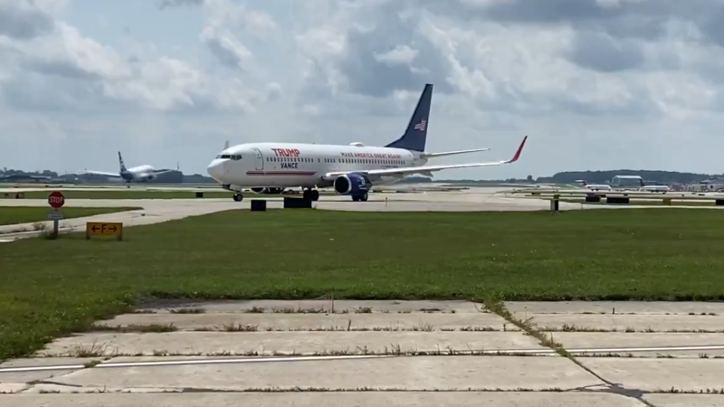 Boeing 737 Carrying JD Vance Makes Emergency Landing! One Week After ...