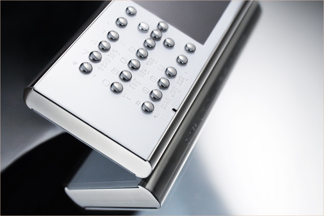 Gresso launches the Cruiser Titanium for ladies - Luxurylaunches