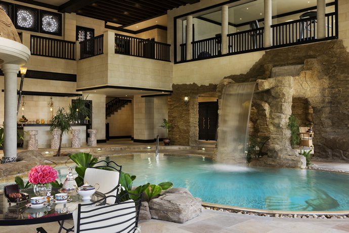Step inside the luxurious, 21,000 sq.feet gold laced Royal Villa at the ...
