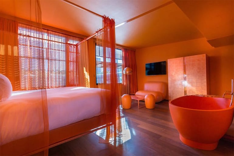 Inside Paris’ new floating hotel: the Off Paris Seine - Luxurylaunches