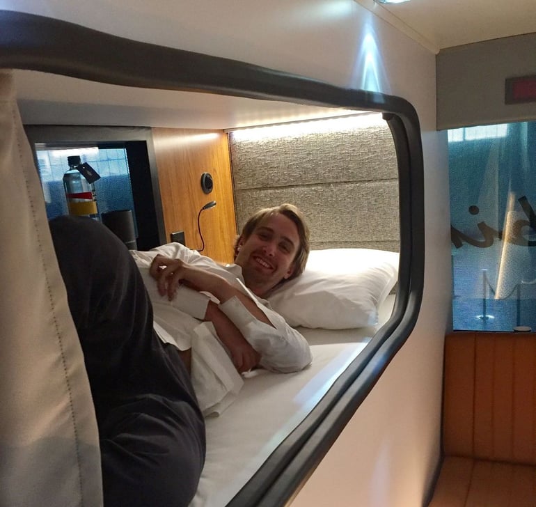 Enter Cabin: A special sleeping bus for luxurious travels between San ...
