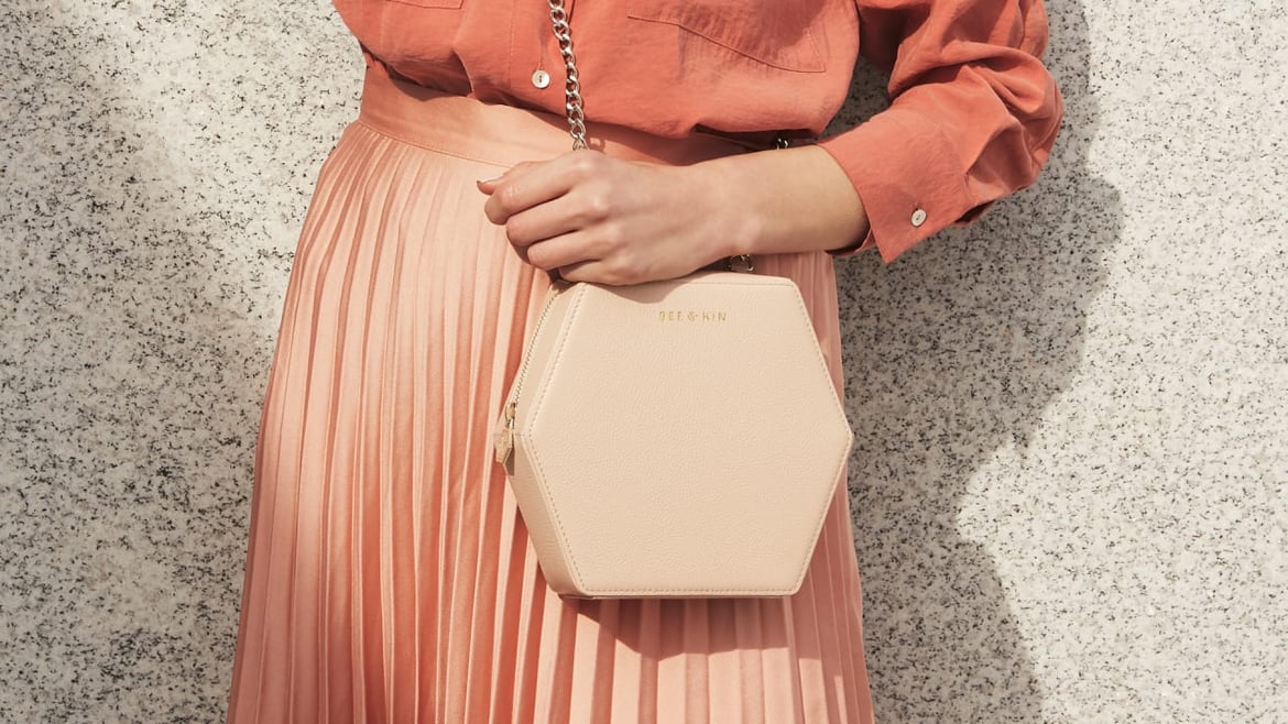 From calling you an Uber to locating your phone - This handbag can do ...