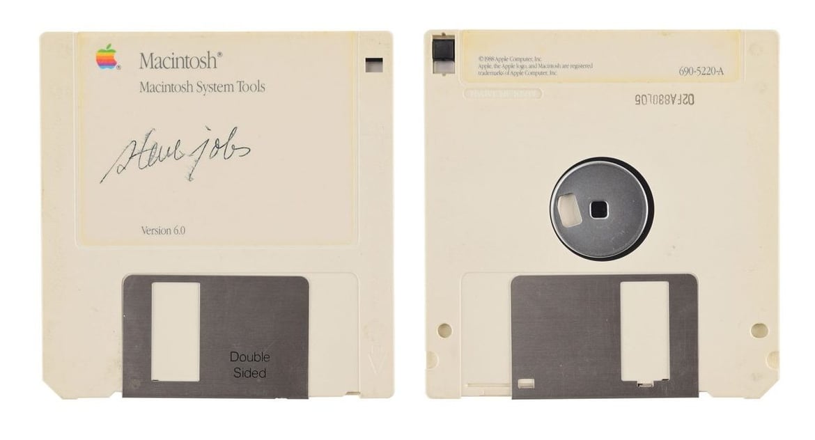 A floppy disc autographed by Steve Jobs valued at $7500 is up for auction - Luxurylaunches