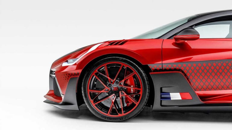 A true masterpiece - This custom Bugatti Divo's special paintwork is so ...