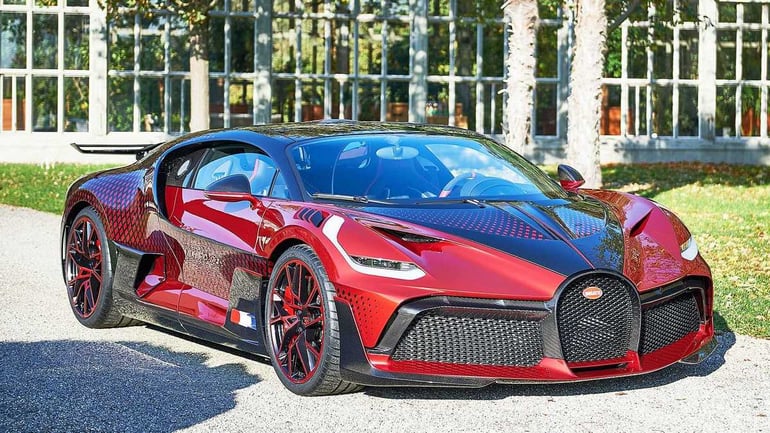 A true masterpiece - This custom Bugatti Divo's special paintwork is so ...